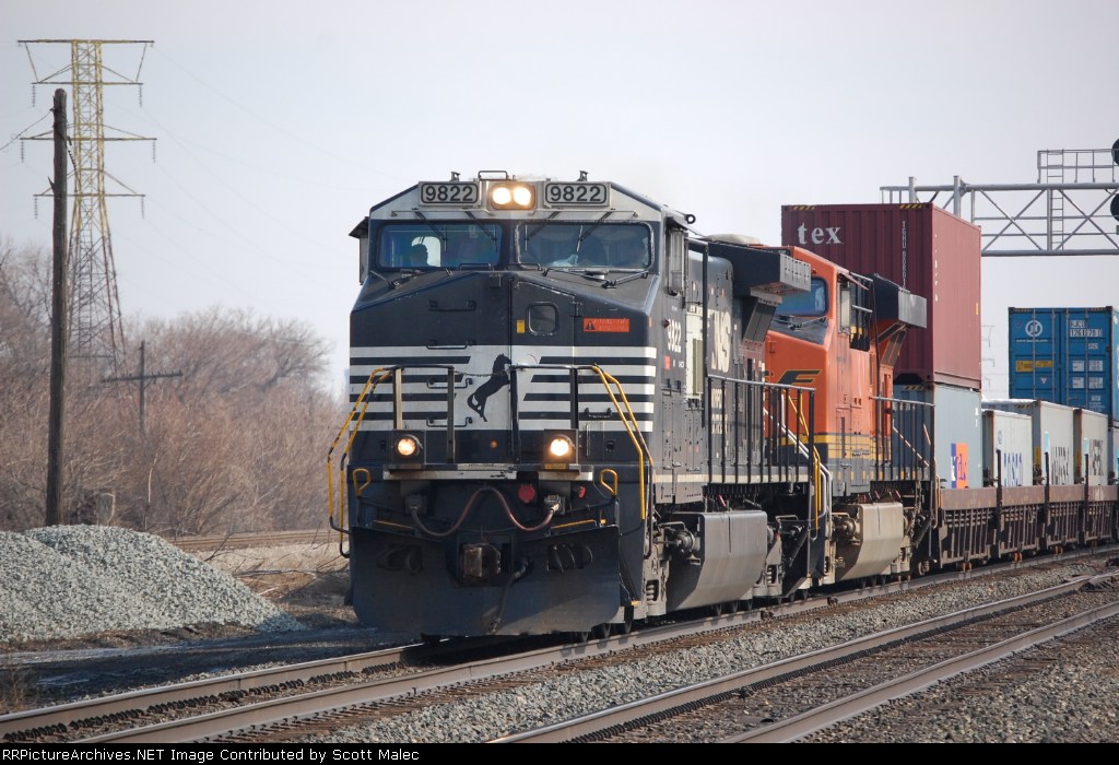 NS 9822 & BNSF 7767
